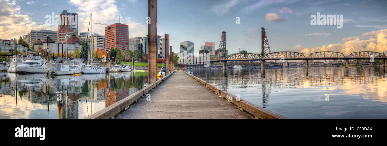 Marina along Willamette River in Portland Oregon Downtown Waterfront ...