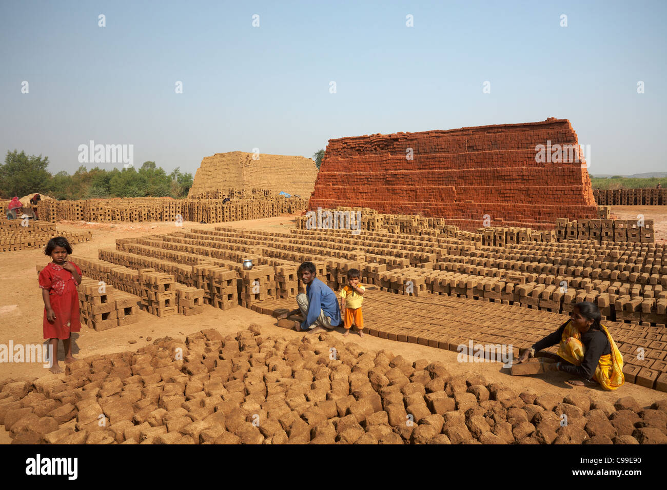 India brick factory hi-res stock photography and images - Alamy