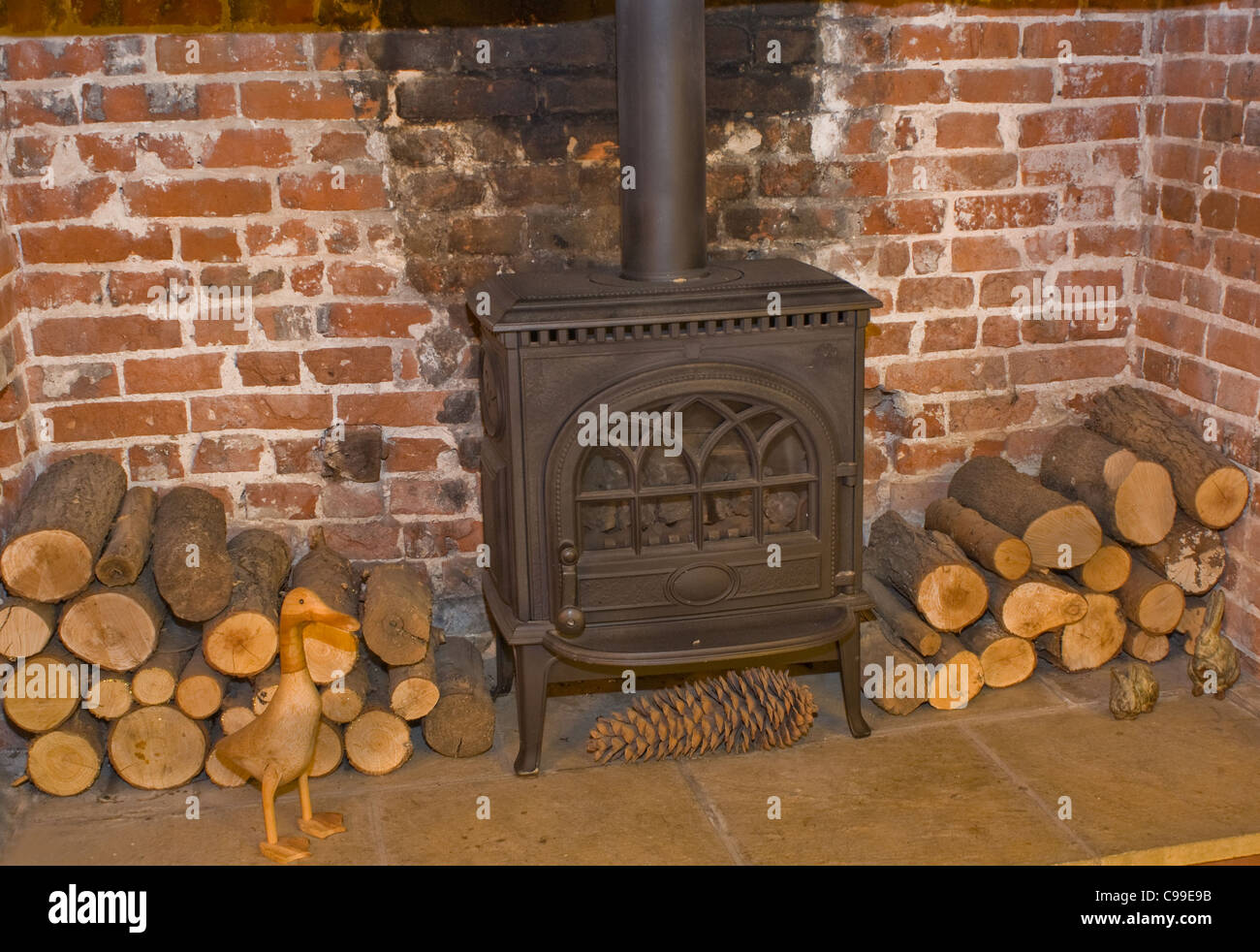 Cottage fire burning hi-res stock photography and images - Alamy