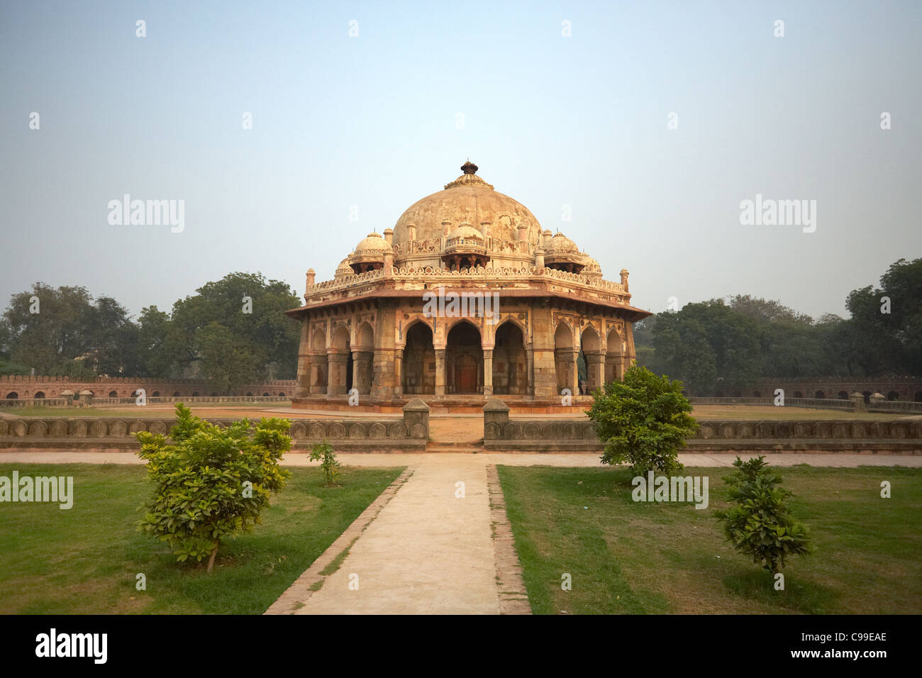 Isa Khan Tomb, New Delhi, India Stock Photo - Alamy