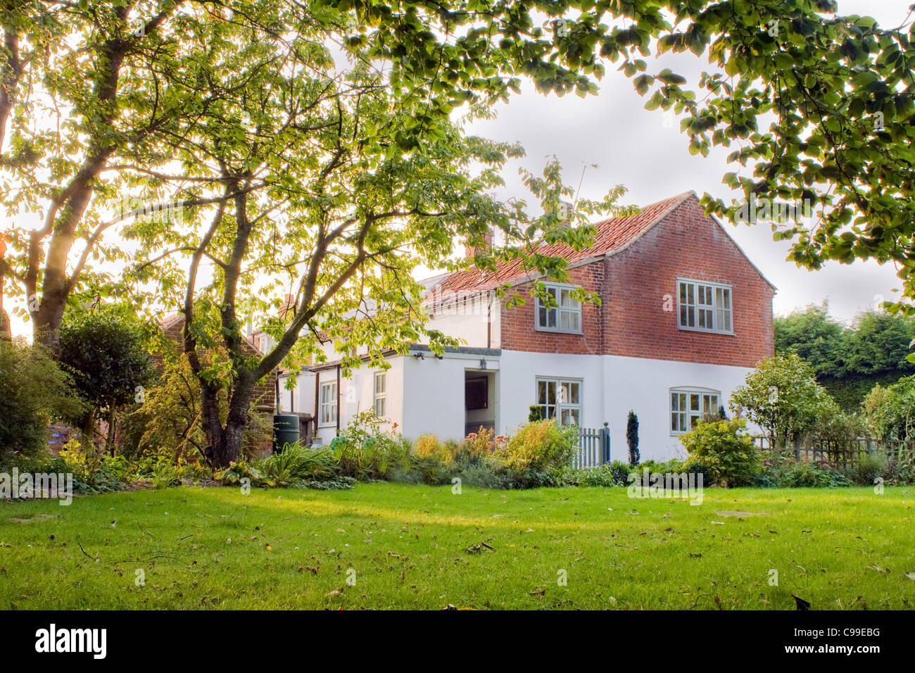 River cottage hi-res stock photography and images - Alamy