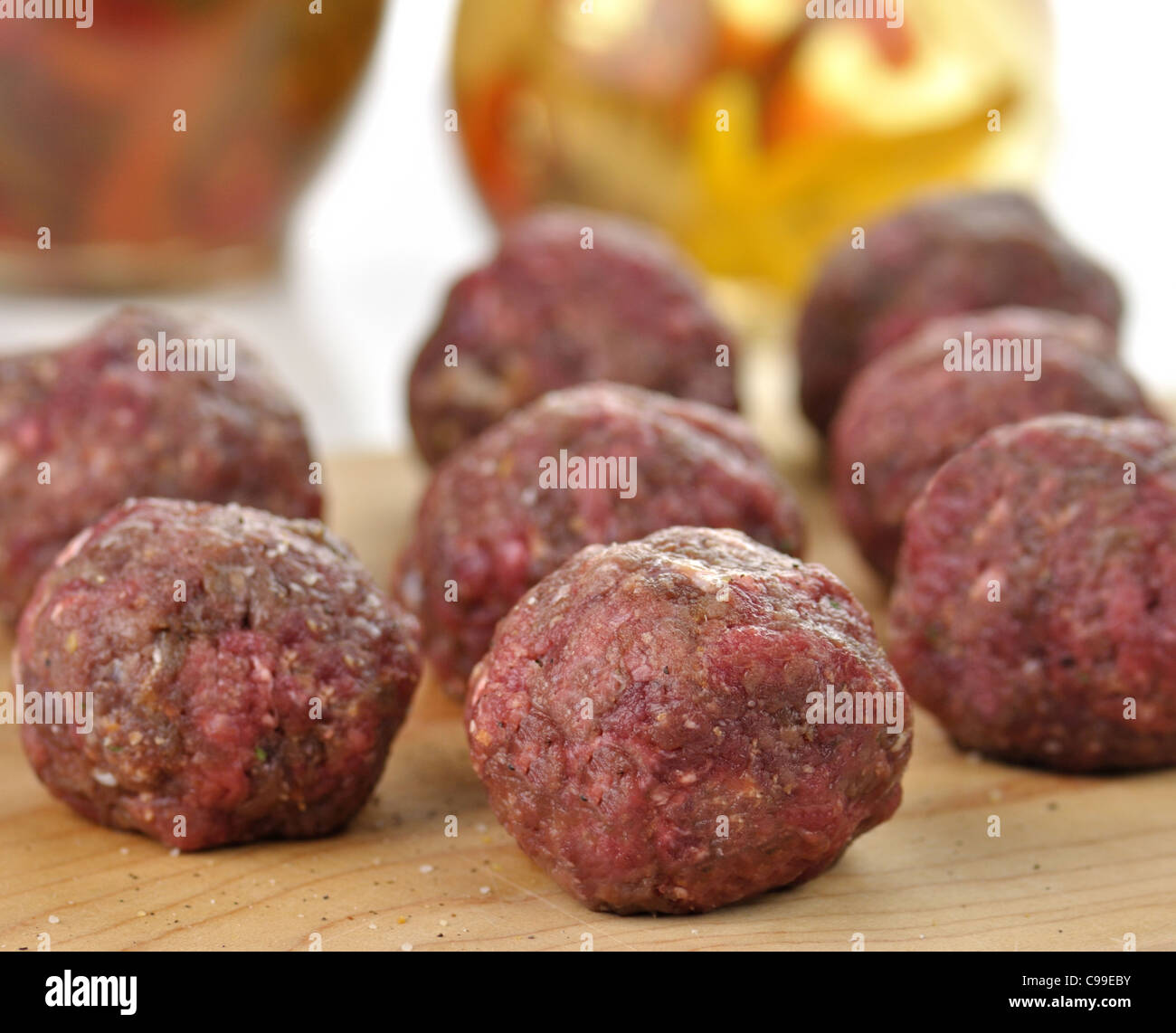 Raw meatballs ready cook hi-res stock photography and images - Alamy