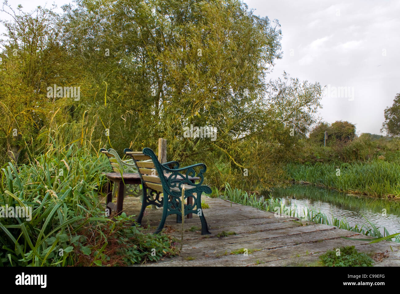 Decking seating hi-res stock photography and images - Alamy