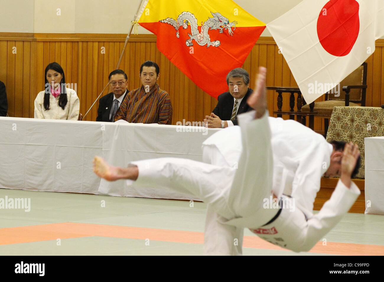 Bhutan's Queen Jetsun Pema (L) and King Jigme Khesar Namgyel Wangchuck ...