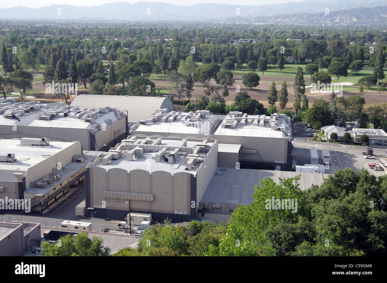 Universal studios hollywood film set hi-res stock photography and ...