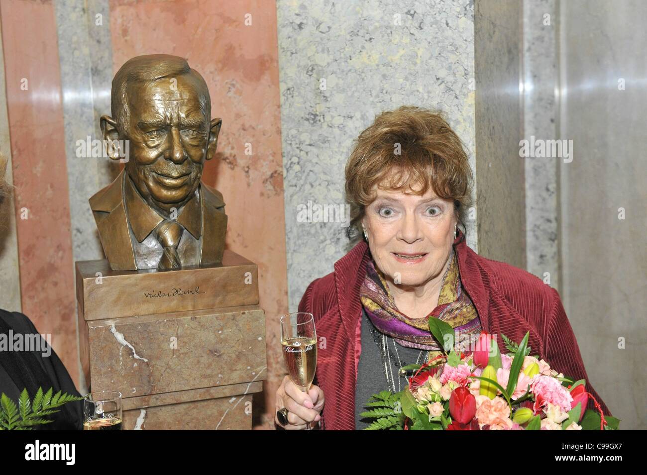 Czech actor Vlasta Chramostova unveils bust of late Czech president ...