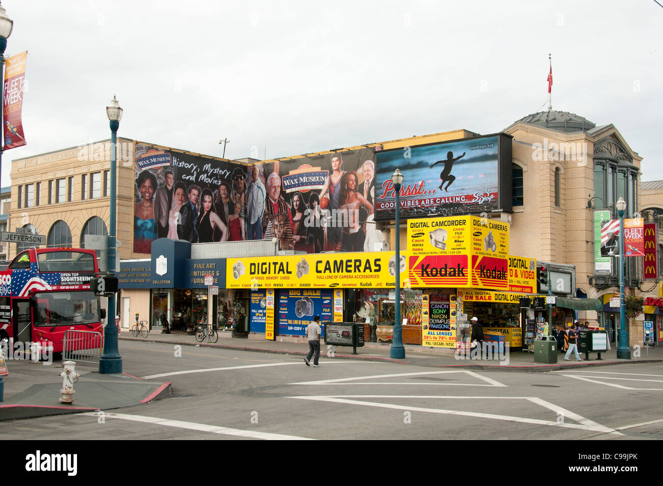 Billboard digital street america hi-res stock photography and images ...