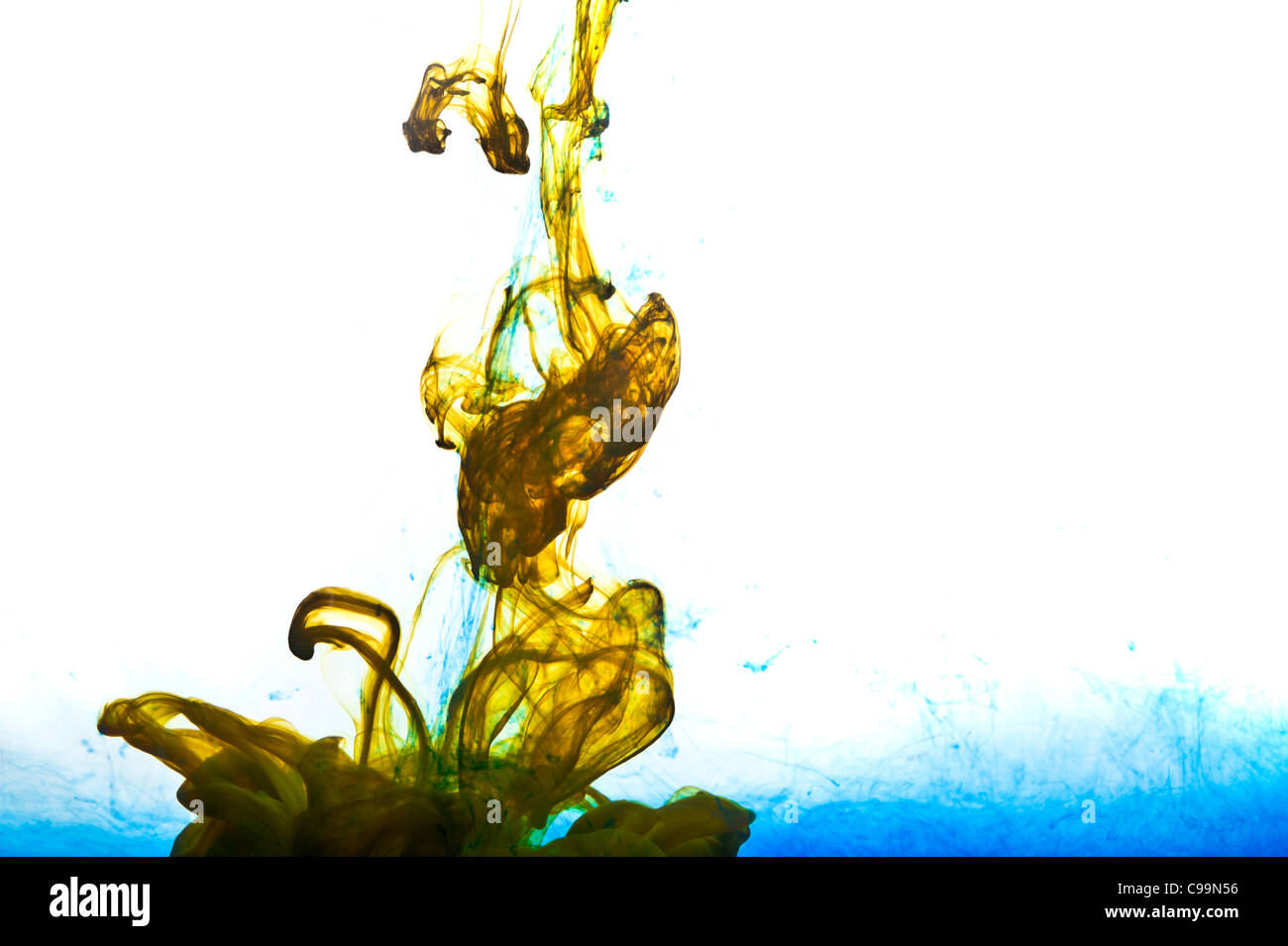 Mixing coloured inks hi-res stock photography and images - Alamy