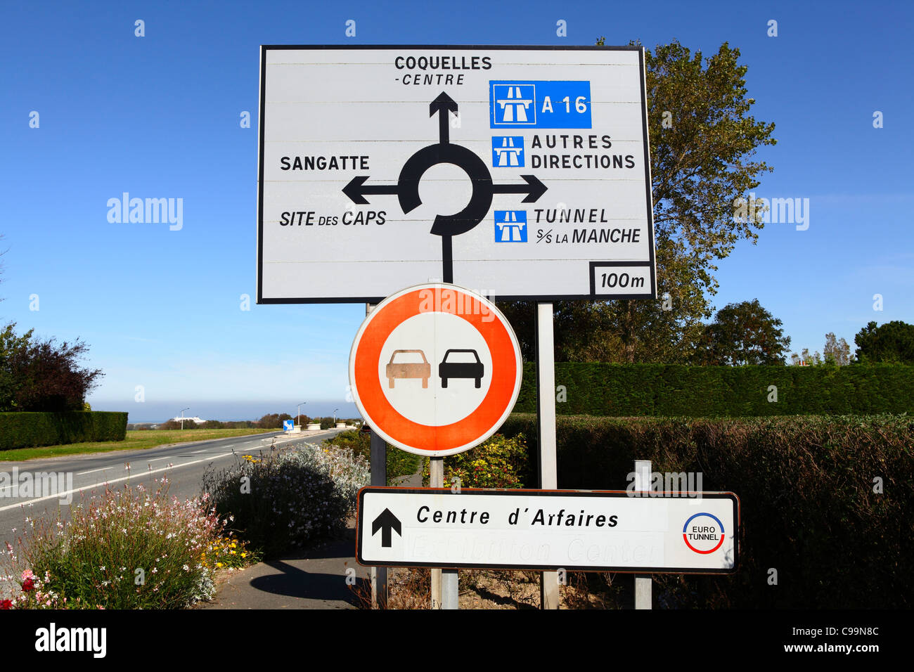 France road sign hi-res stock photography and images - Alamy