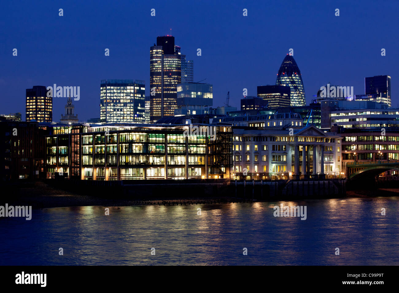 London skyline at night Stock Photo - Alamy