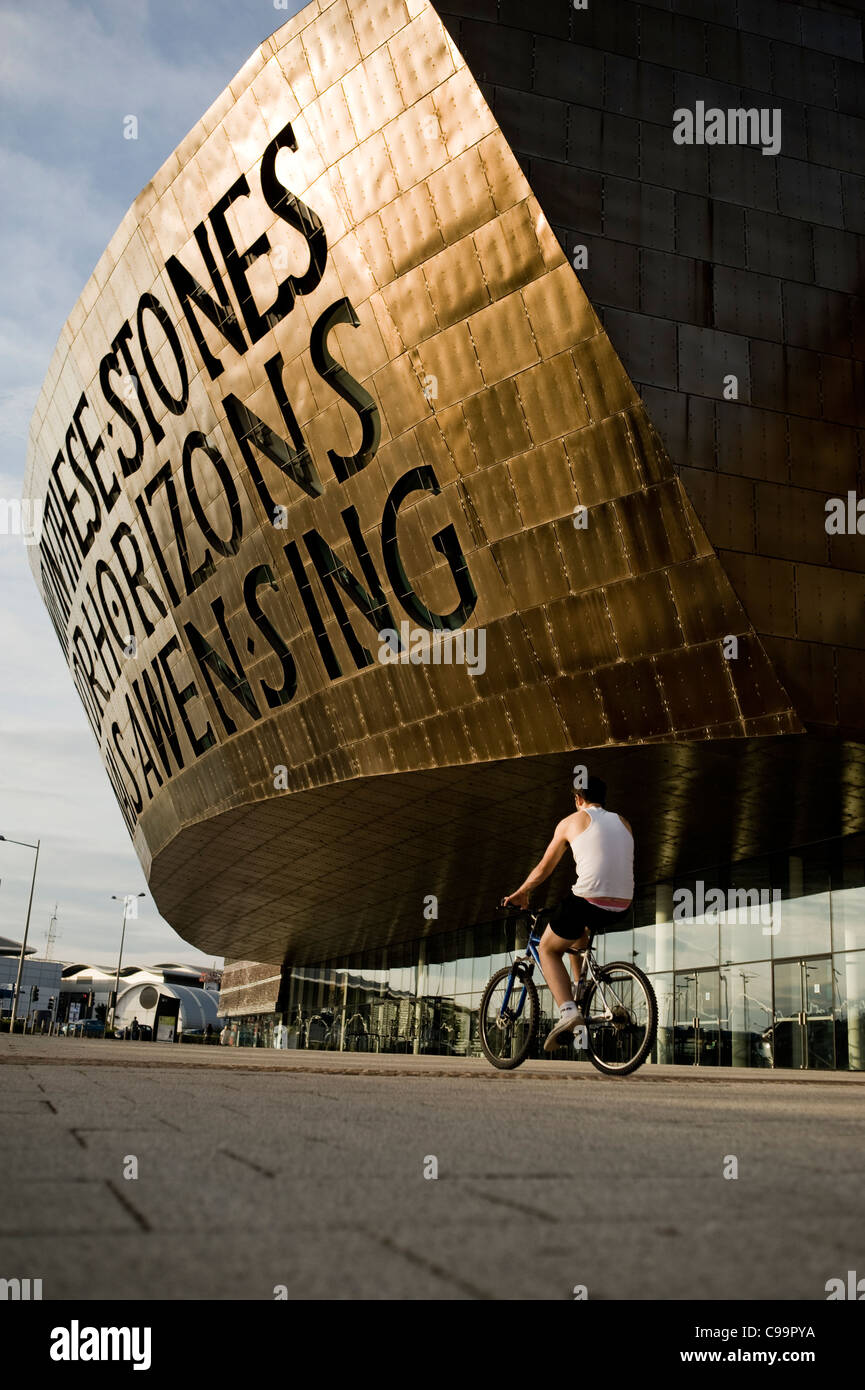 Opera Nacional de Gales. CARDIFF, Gales. National Opera. Millennium ...