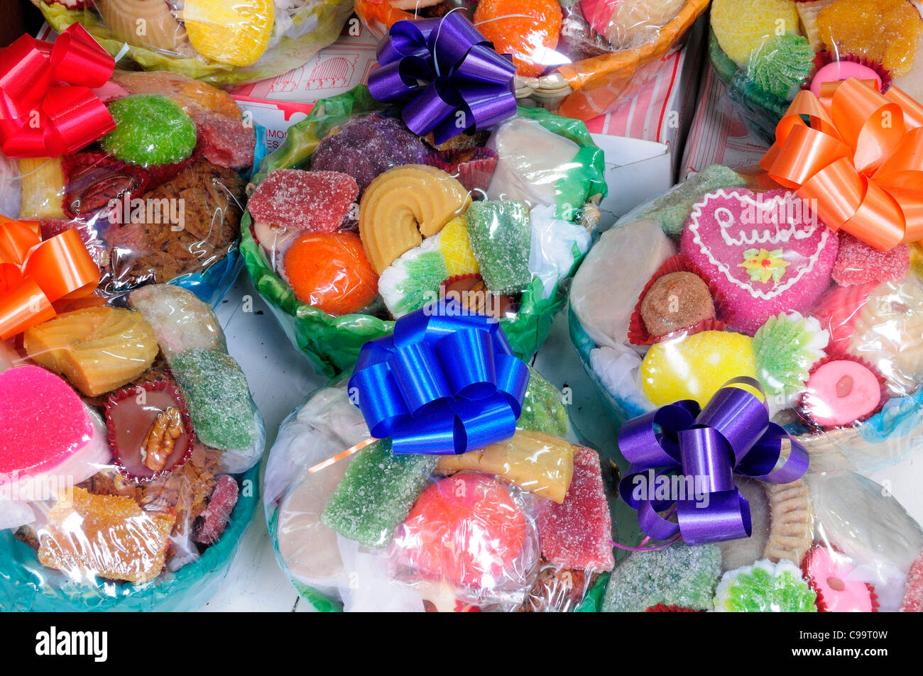 Colorful candy mexican market hi-res stock photography and images - Alamy