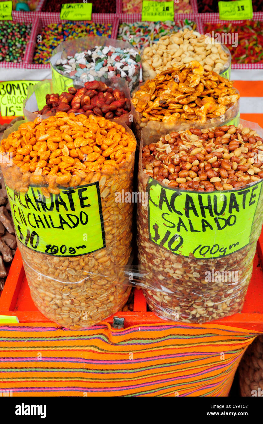 Mexico, Oaxaca, Peanuts for sale in the market Stock Photo - Alamy