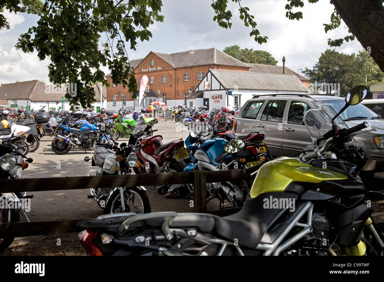 Mallory park circuit hi-res stock photography and images - Alamy