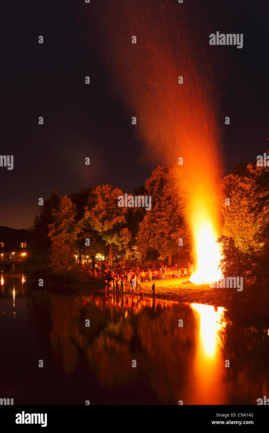 Germany, Bavaria, Upper Bavaria, Wolfratshausen, People celebrating ...