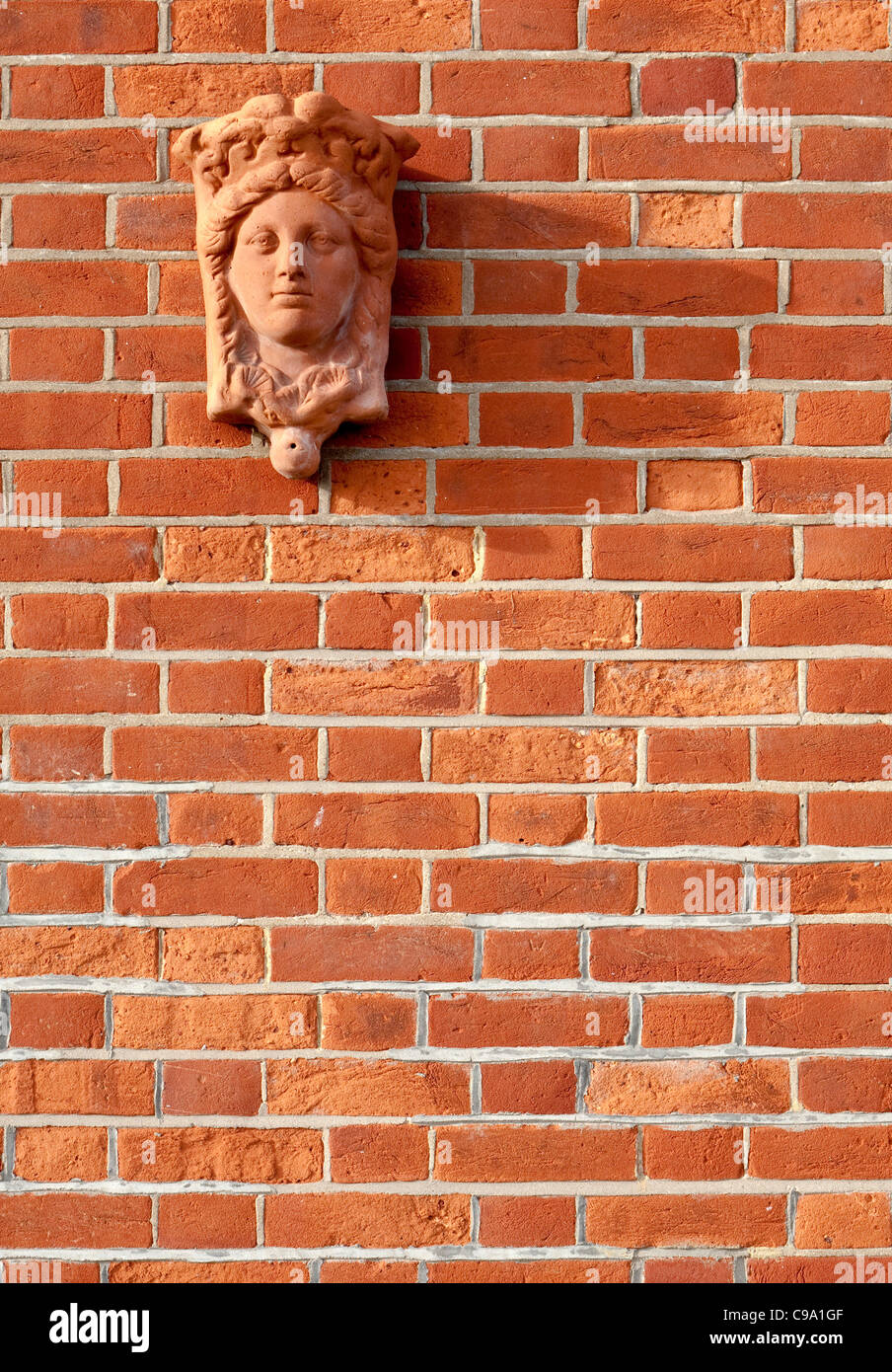 Flemish bond red brick wall hi-res stock photography and images - Alamy