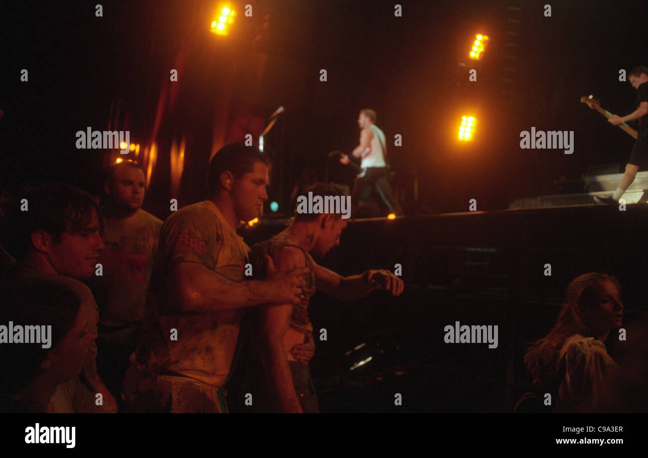 fans at a metallica show kansas city missouri Stock Photo - Alamy