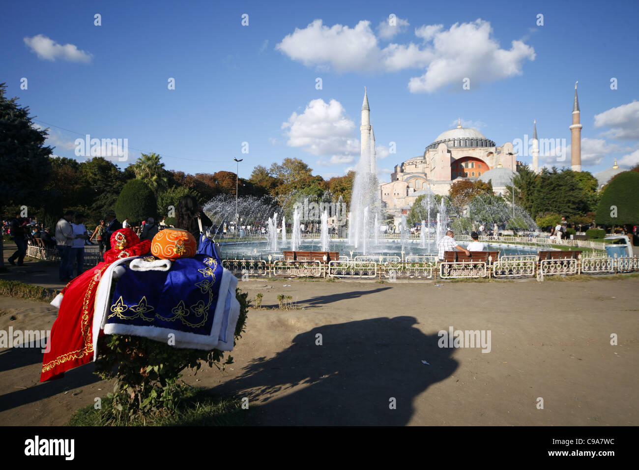 SULTAN STYLE ROBES HAGIA SOPHIA MOSQUE AYA SOFYA SULTANAHMET ISTANBUL ...