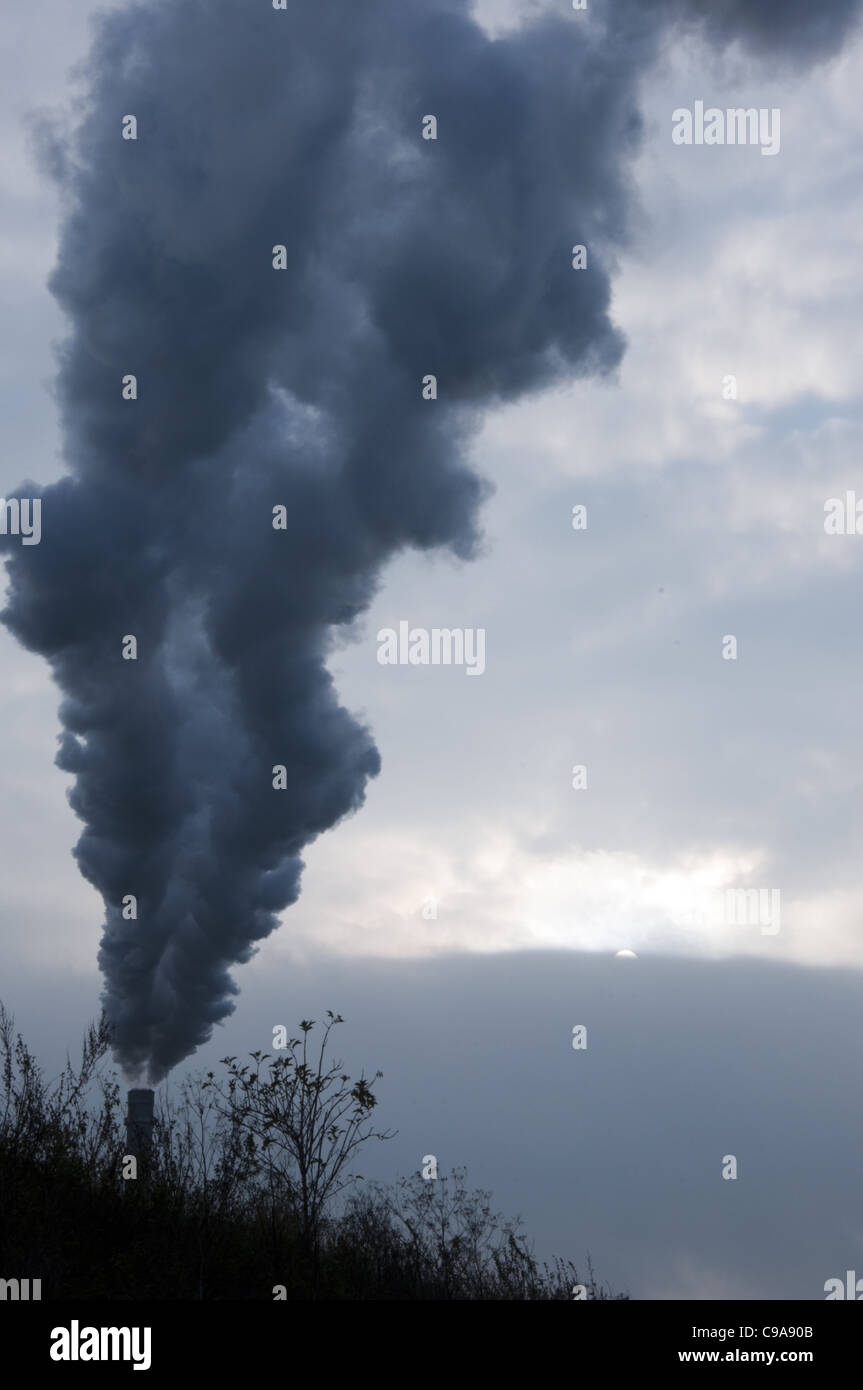 Chimney stack smoke hi-res stock photography and images - Alamy