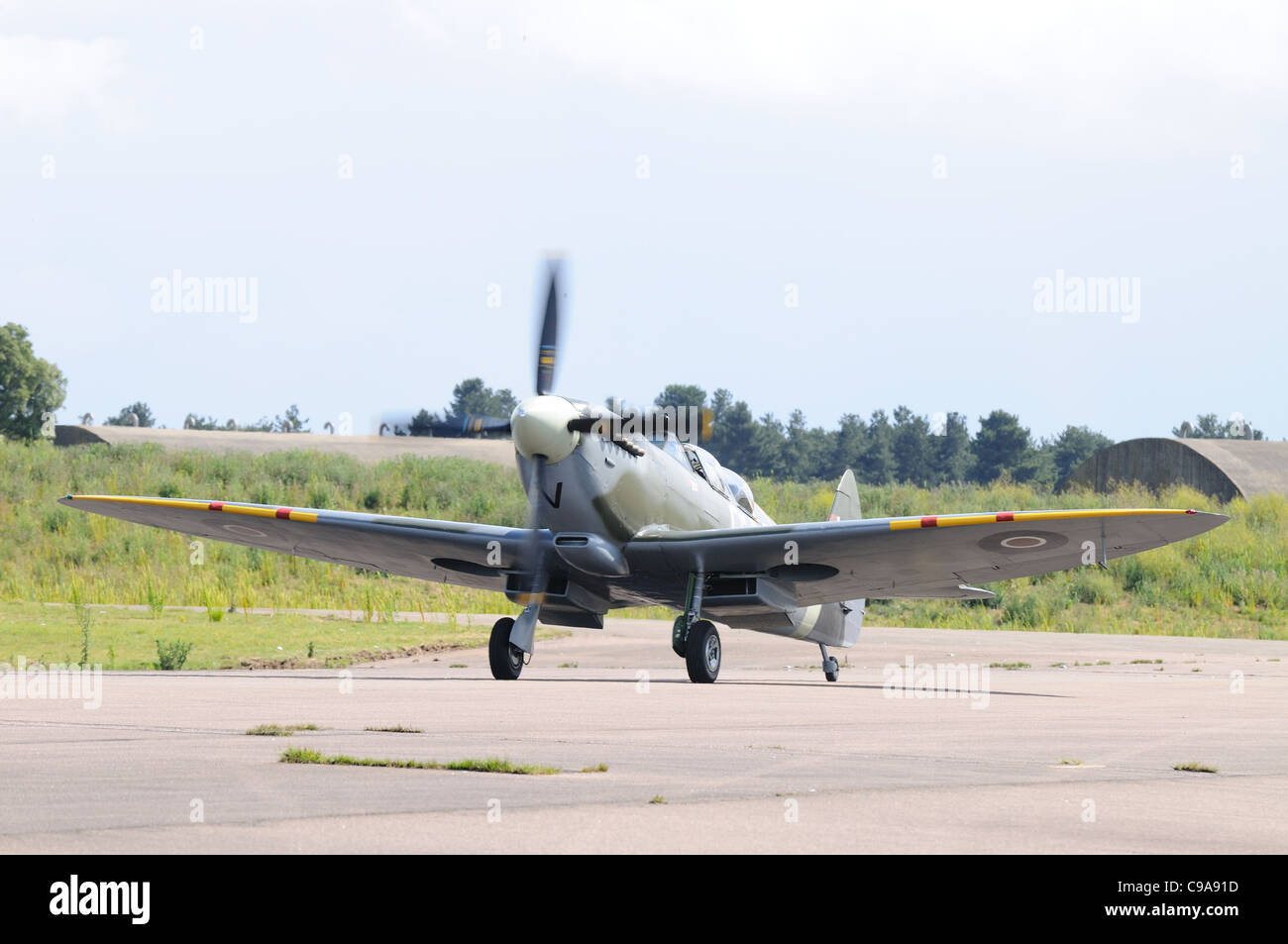 Spitfire mk ix hi-res stock photography and images - Alamy