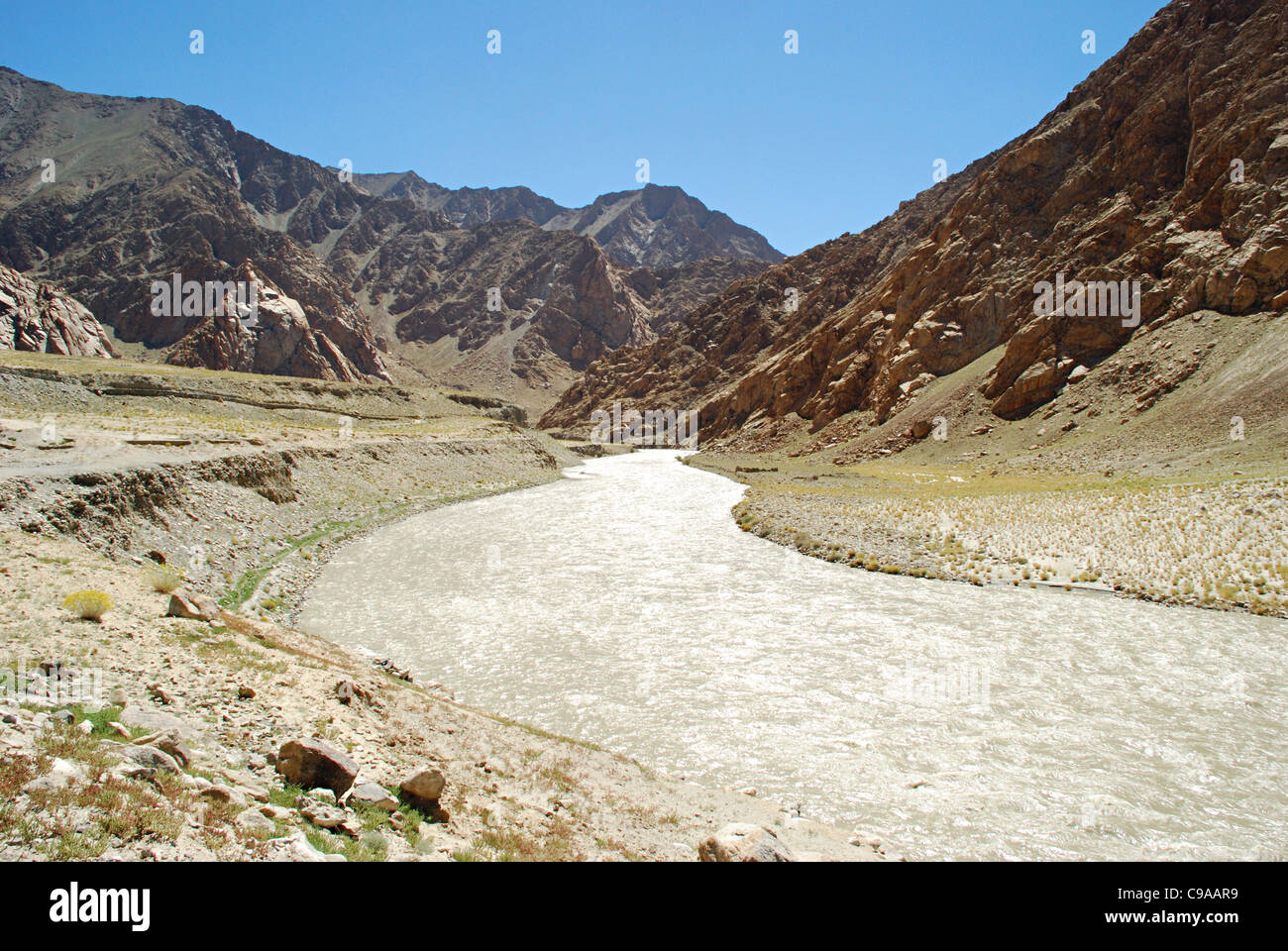 Road along River Sindu (Indus). Himalayan Mountain Ranges, Blue sky in ...