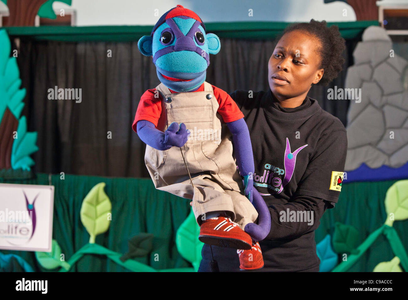 Theatre for Life actors with pupils of Ithute primary school ...