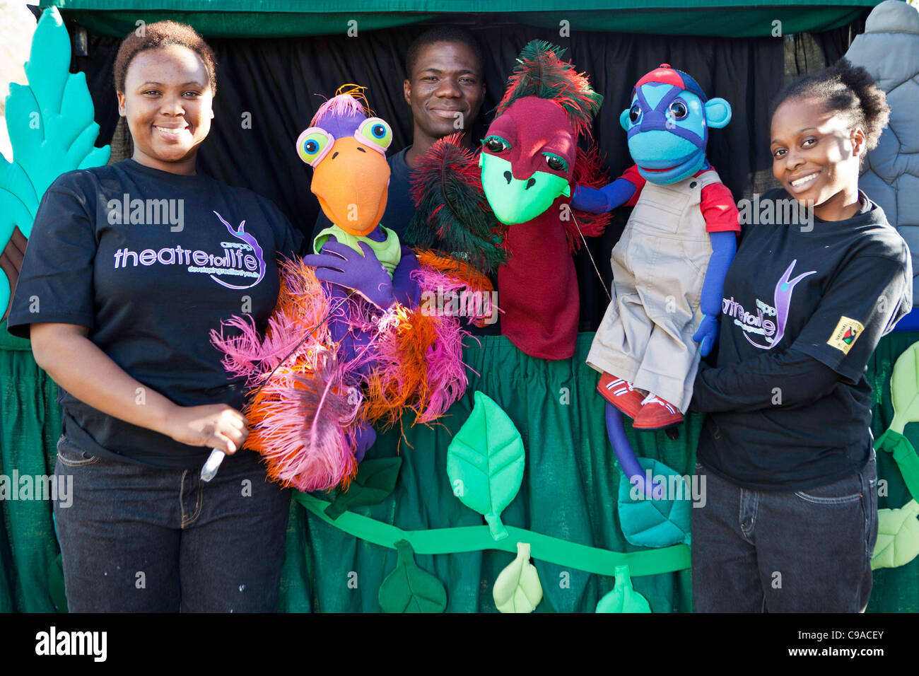 Theatre for Life actors with pupils of Ithute primary school ...