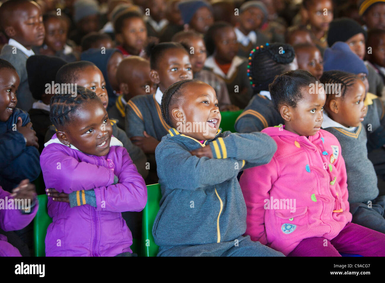 Theatre for Life actors with pupils of Ithute primary school ...