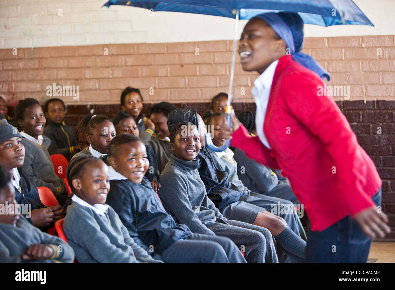 Theatre for Life actors with pupils of Ithute primary school ...
