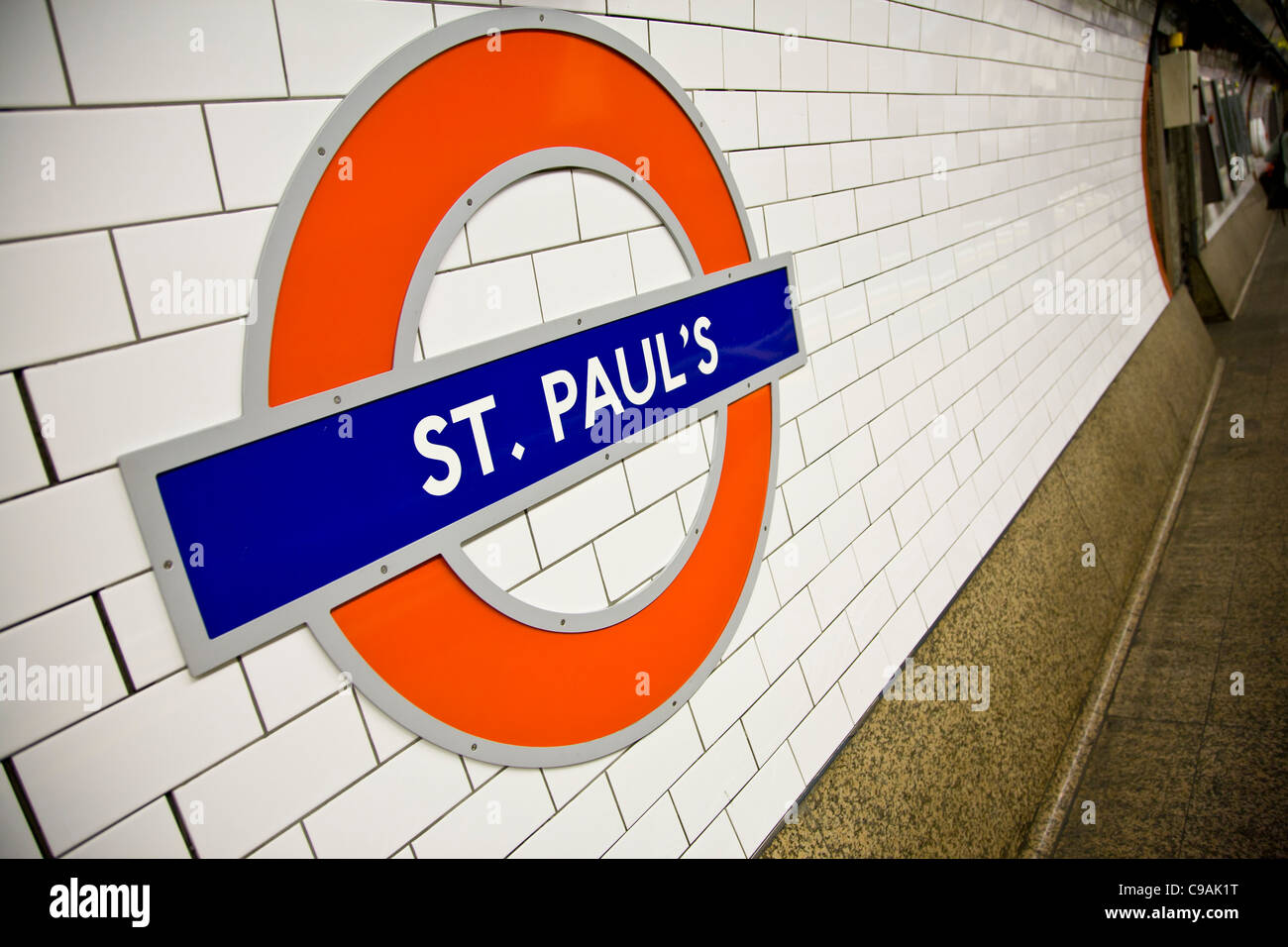 St Paul's Underground sign, London Stock Photo - Alamy