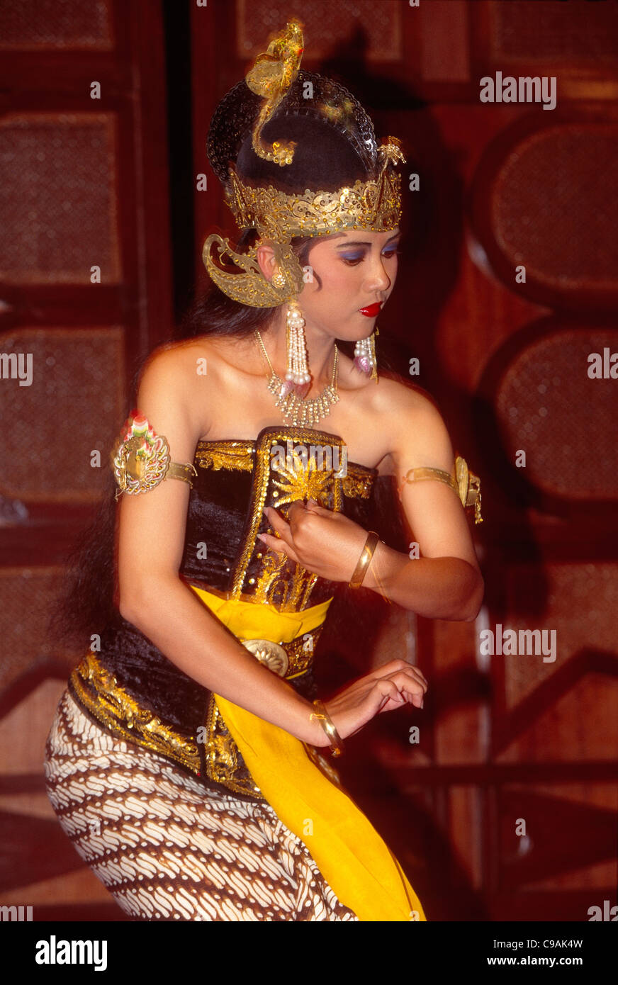 Classical Javanese dancer, Yogyakarta, Java, Indonesia Stock Photo - Alamy