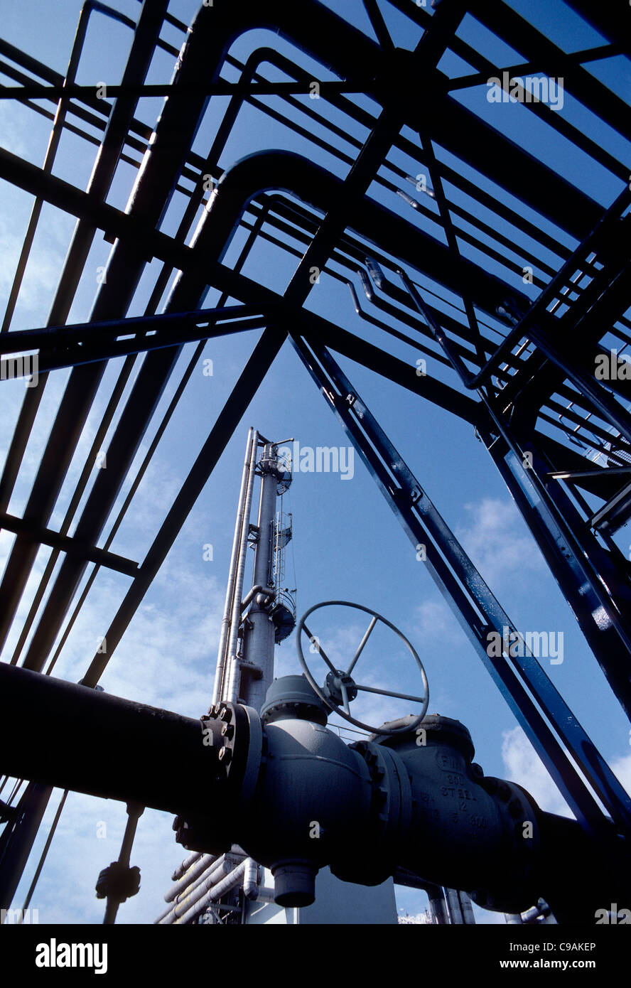 Overhead gas pipe hi-res stock photography and images - Alamy