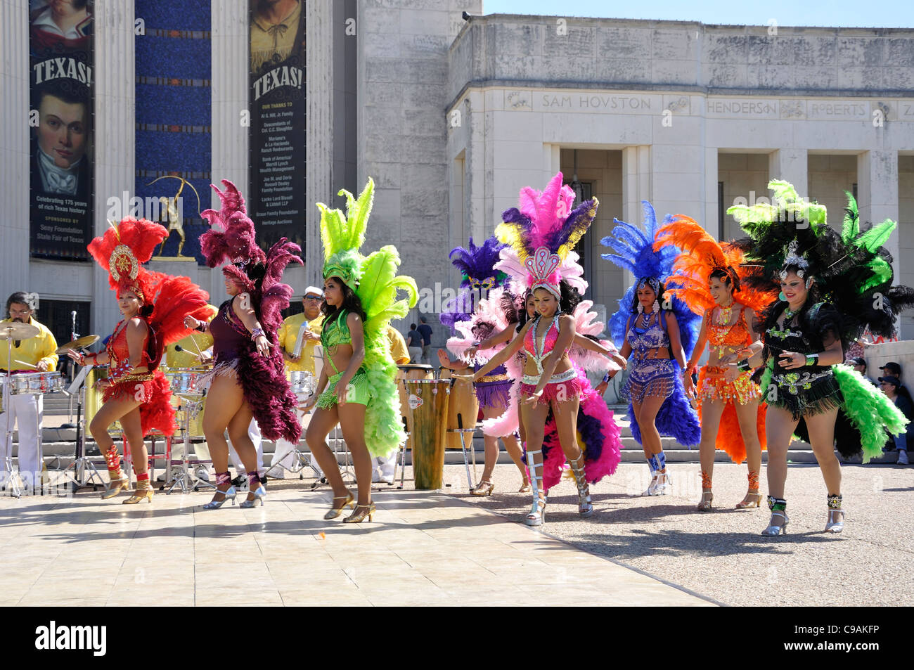 Caribbean traditional dancing Stock Photo - Alamy