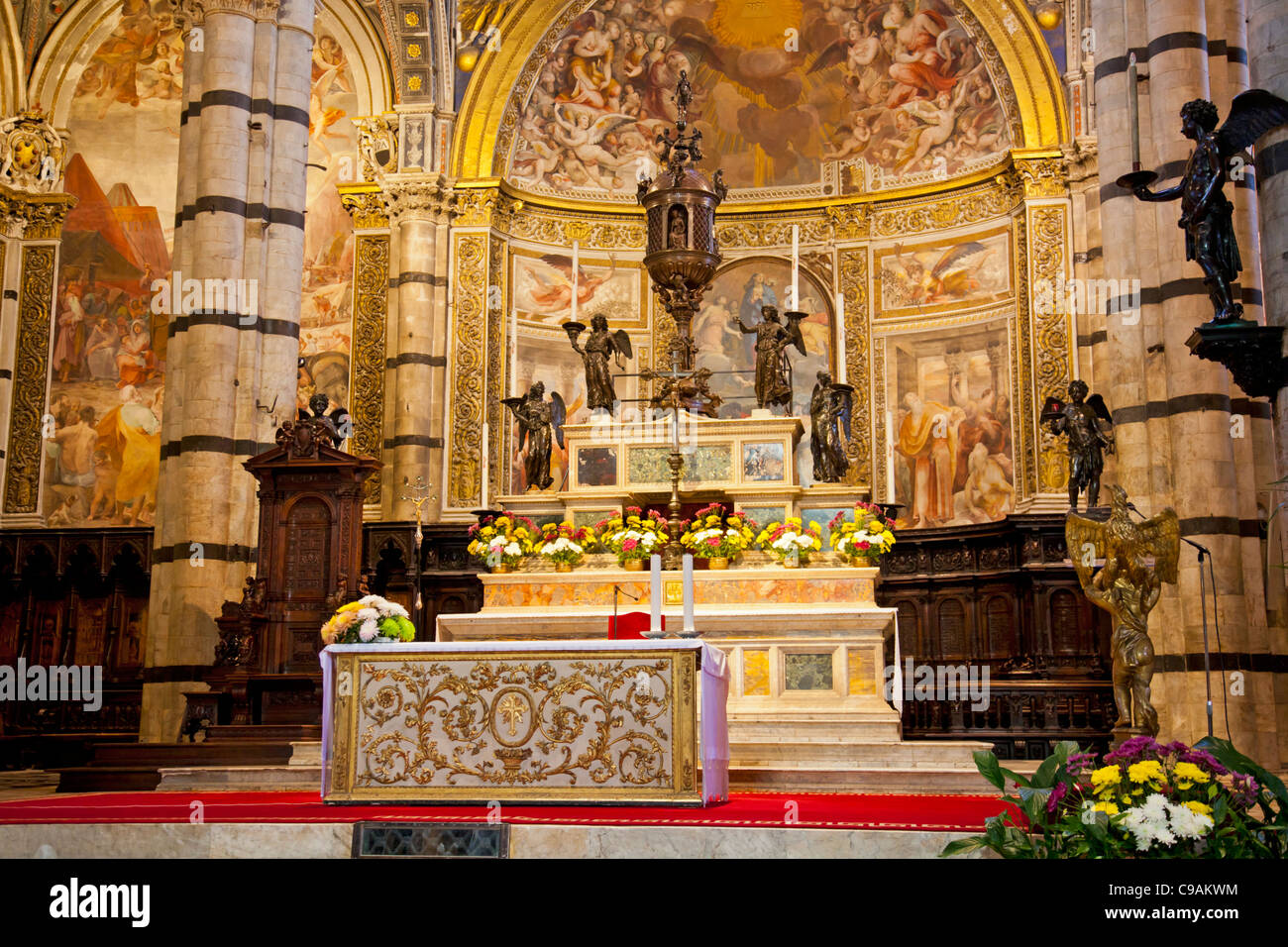 High Altar (Baldassarre Peruzzi 1532) of Siena Duomo with bronze ...