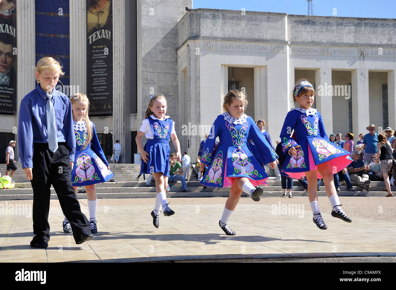 Irish traditional dancing Stock Photo - Alamy