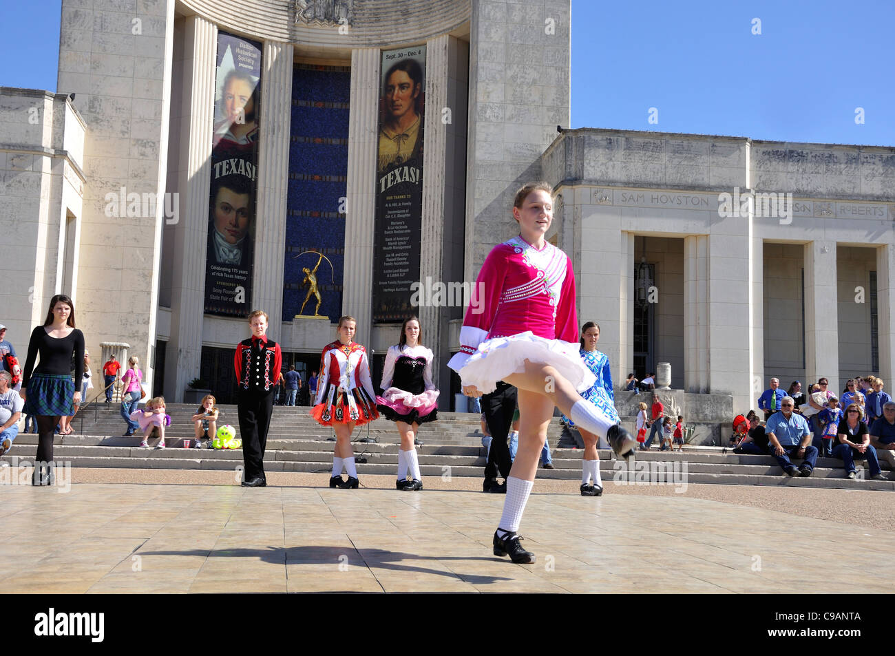 Irish traditional dancing Stock Photo - Alamy