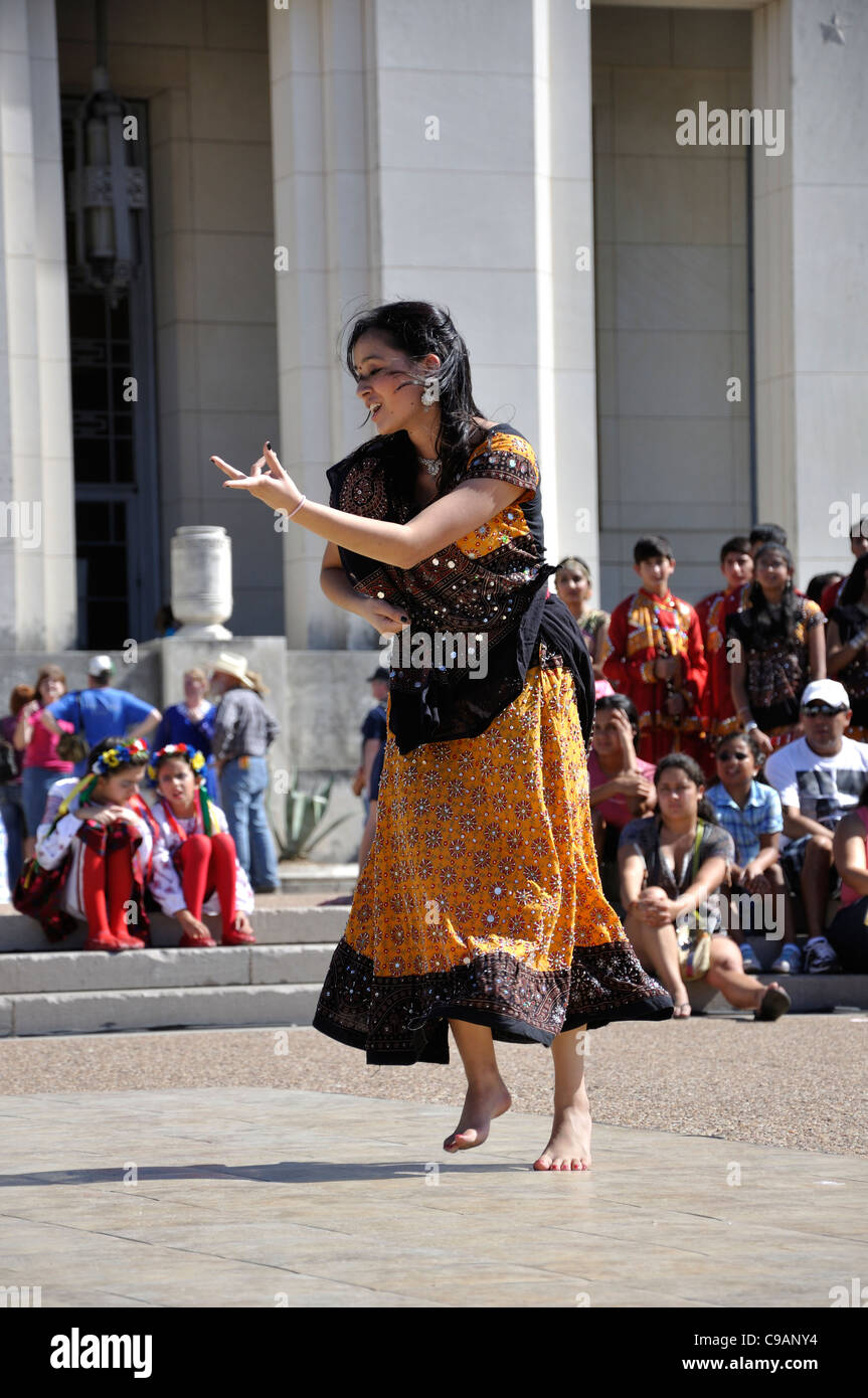 Indian traditional dancing Stock Photo - Alamy