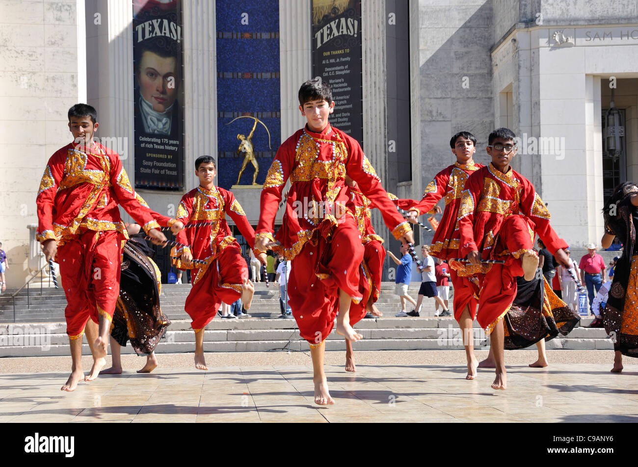 Indian traditional dancing Stock Photo - Alamy