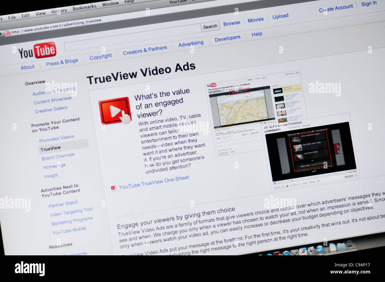 Youtube video ad hi-res stock photography and images - Alamy