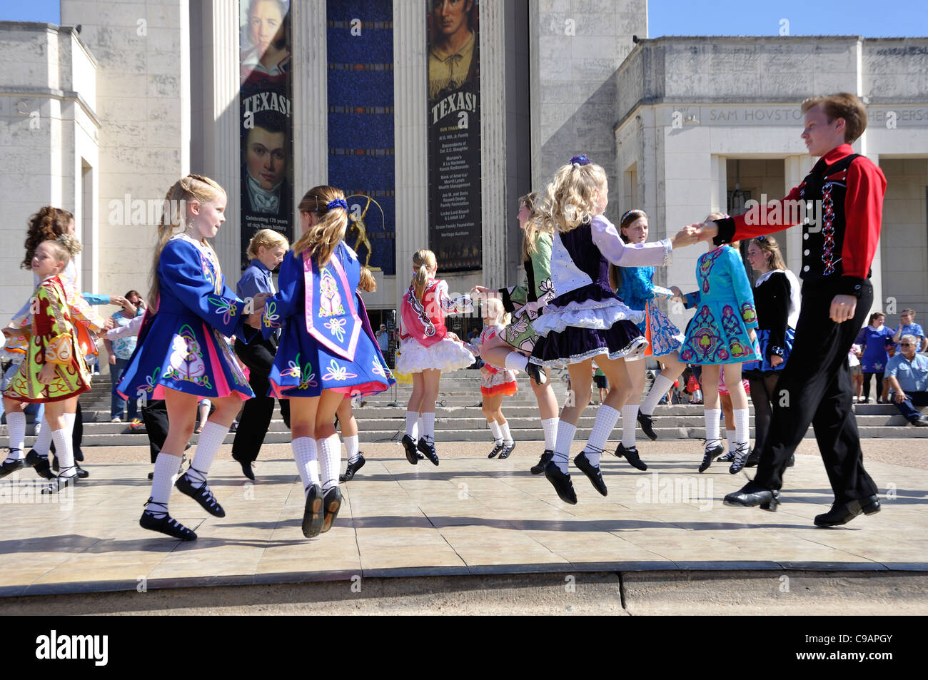 Irish traditional dancing Stock Photo - Alamy