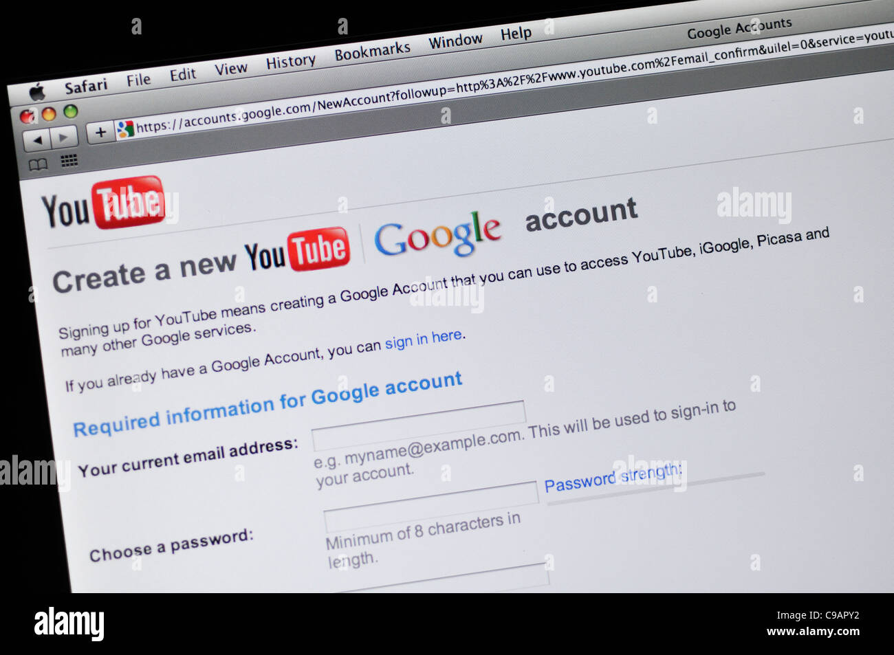 Google accounts hi-res stock photography and images - Alamy