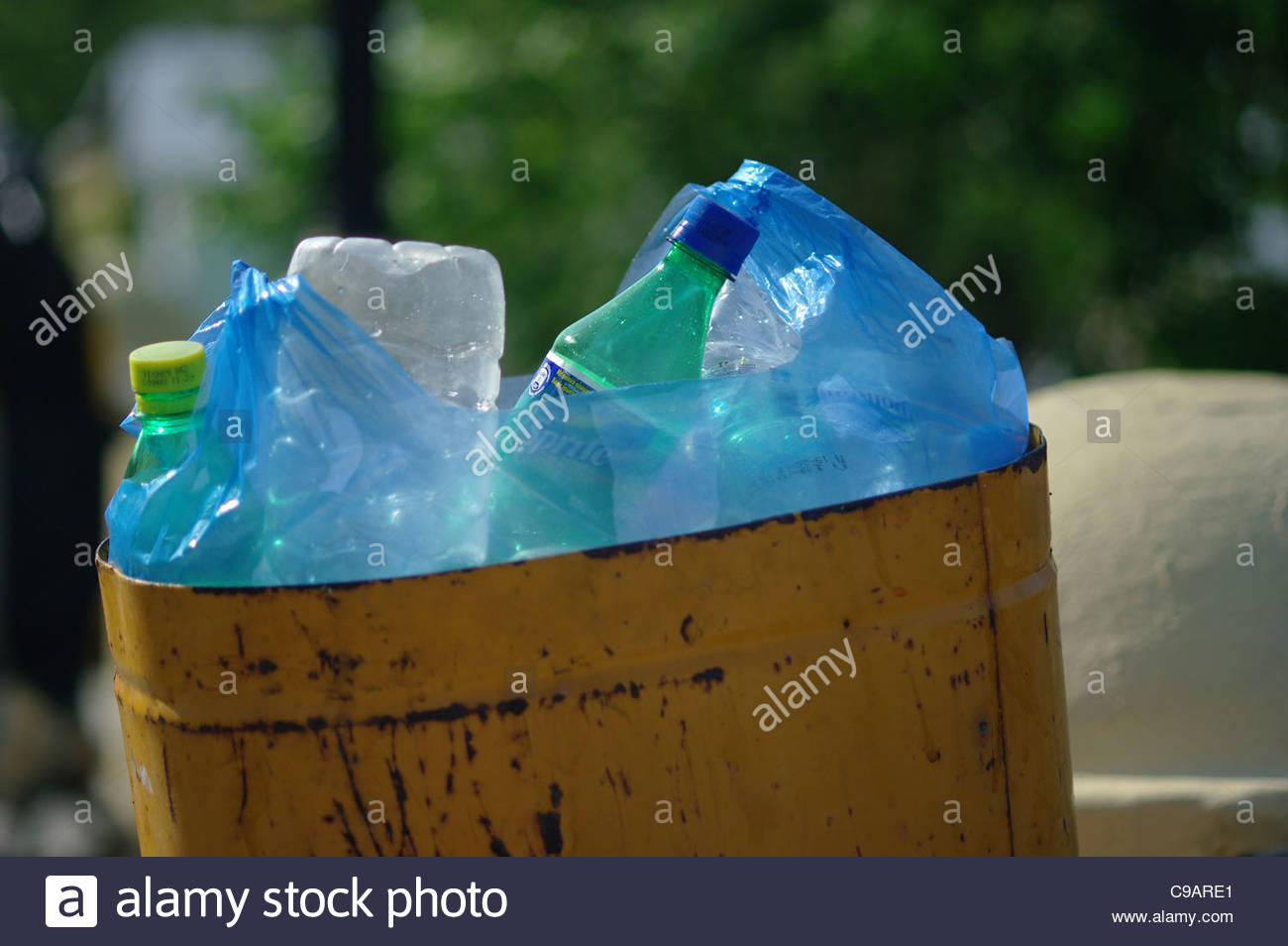 Modern Life Is Rubbish High Resolution Stock Photography and Images - Alamy