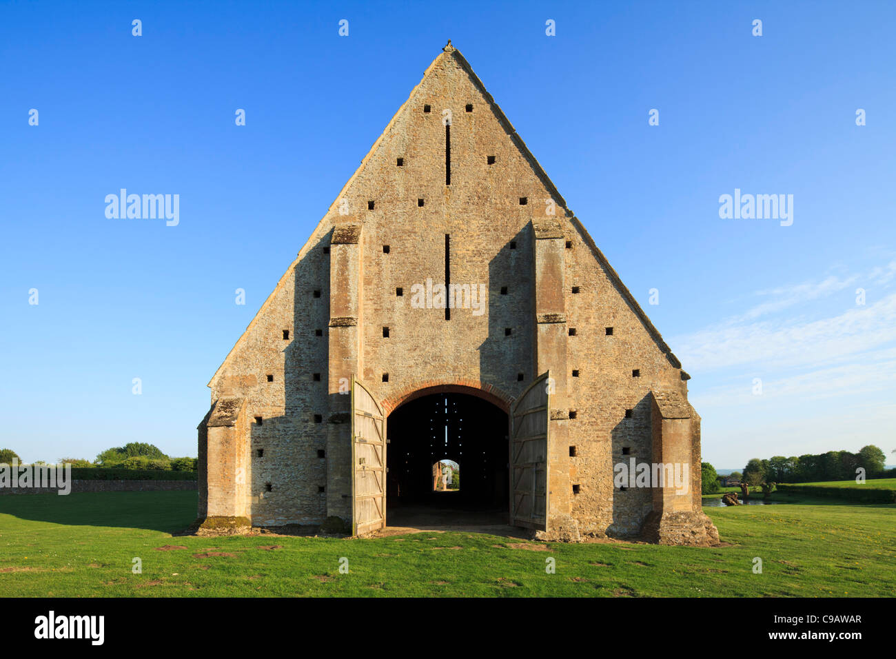 13th Century Great Coxwell Monastic Barn, Farringdon, Oxfordshire Stock ...