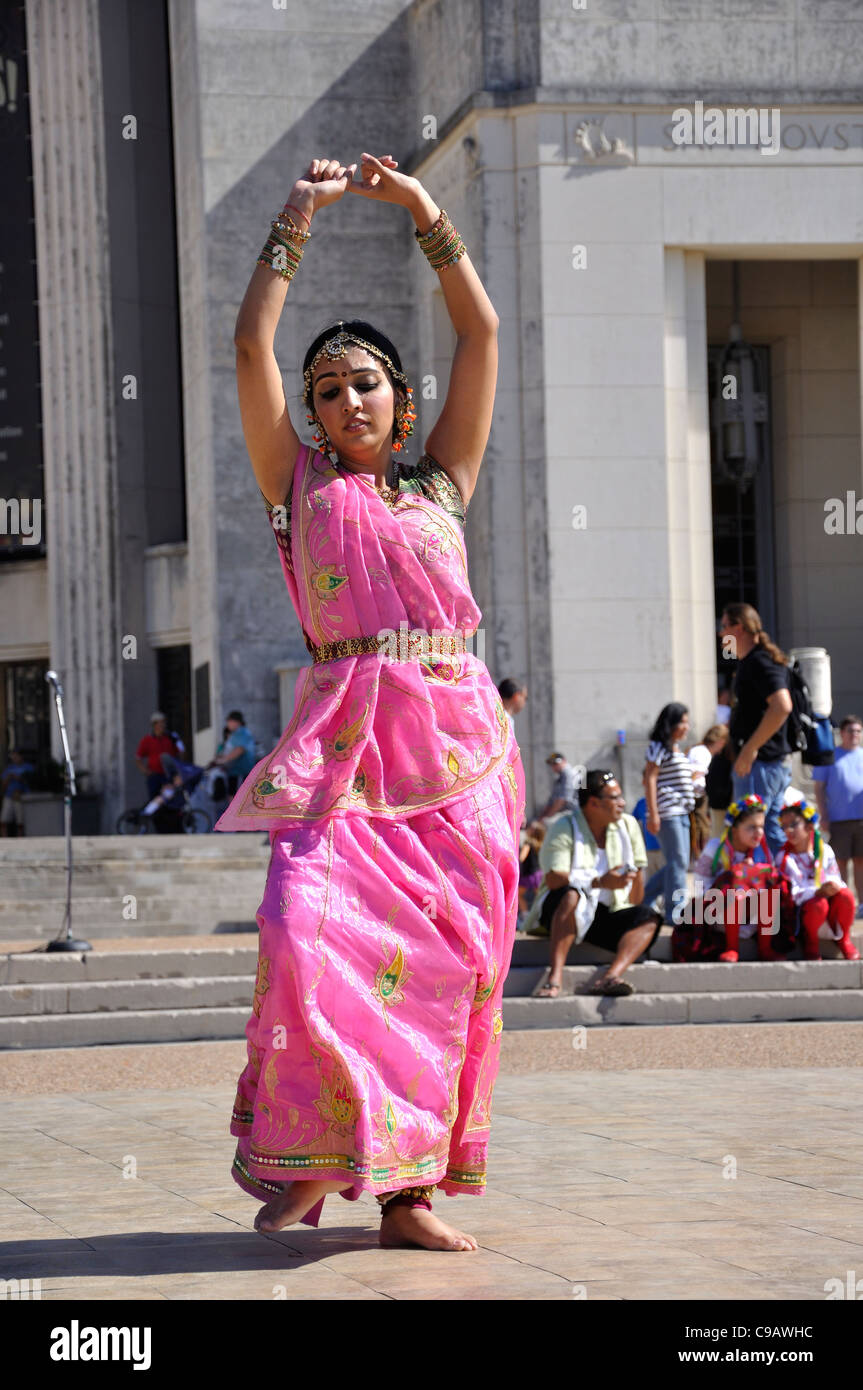 Indian traditional dancing Stock Photo - Alamy