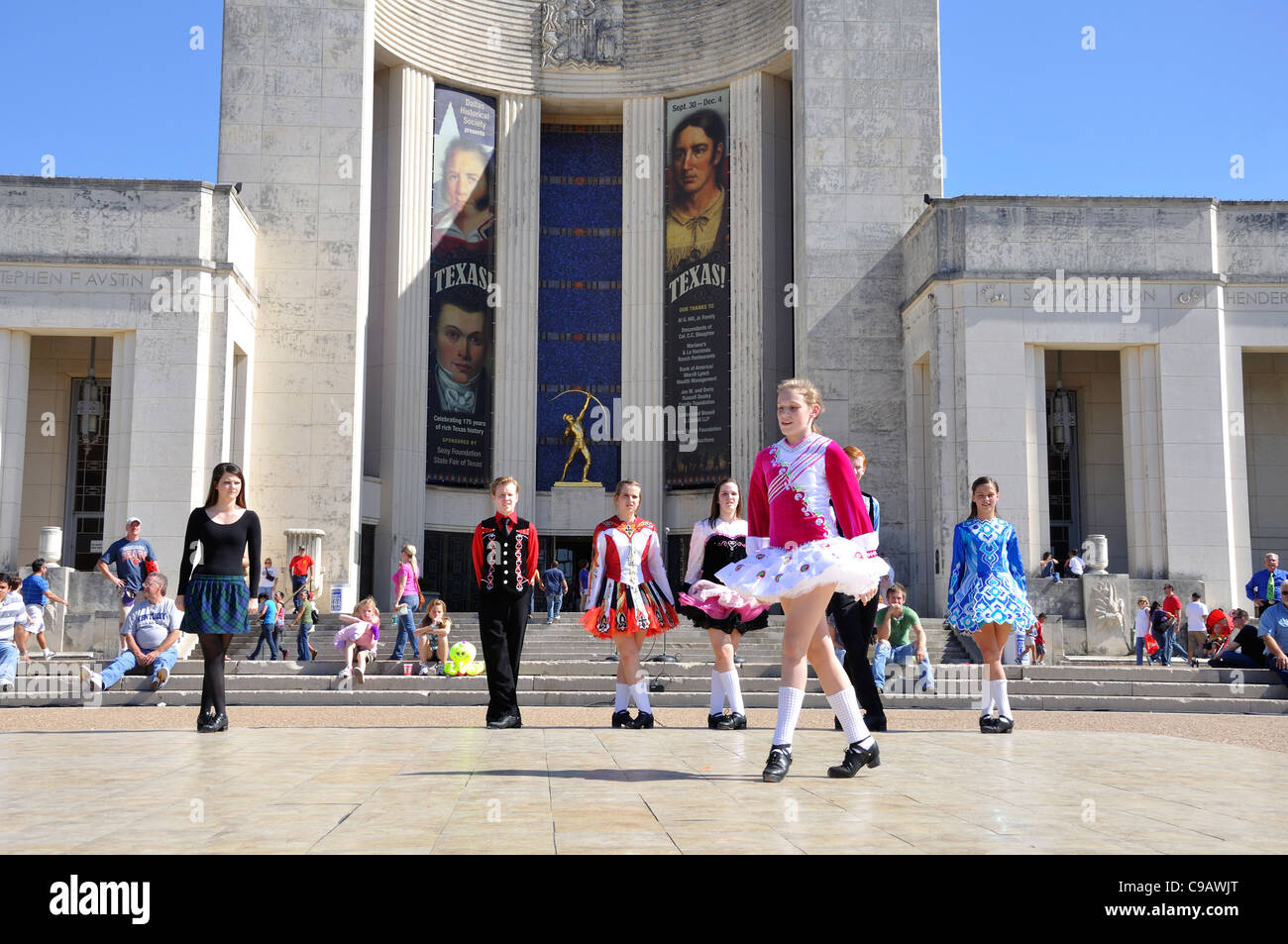 Irish traditional dancing Stock Photo - Alamy