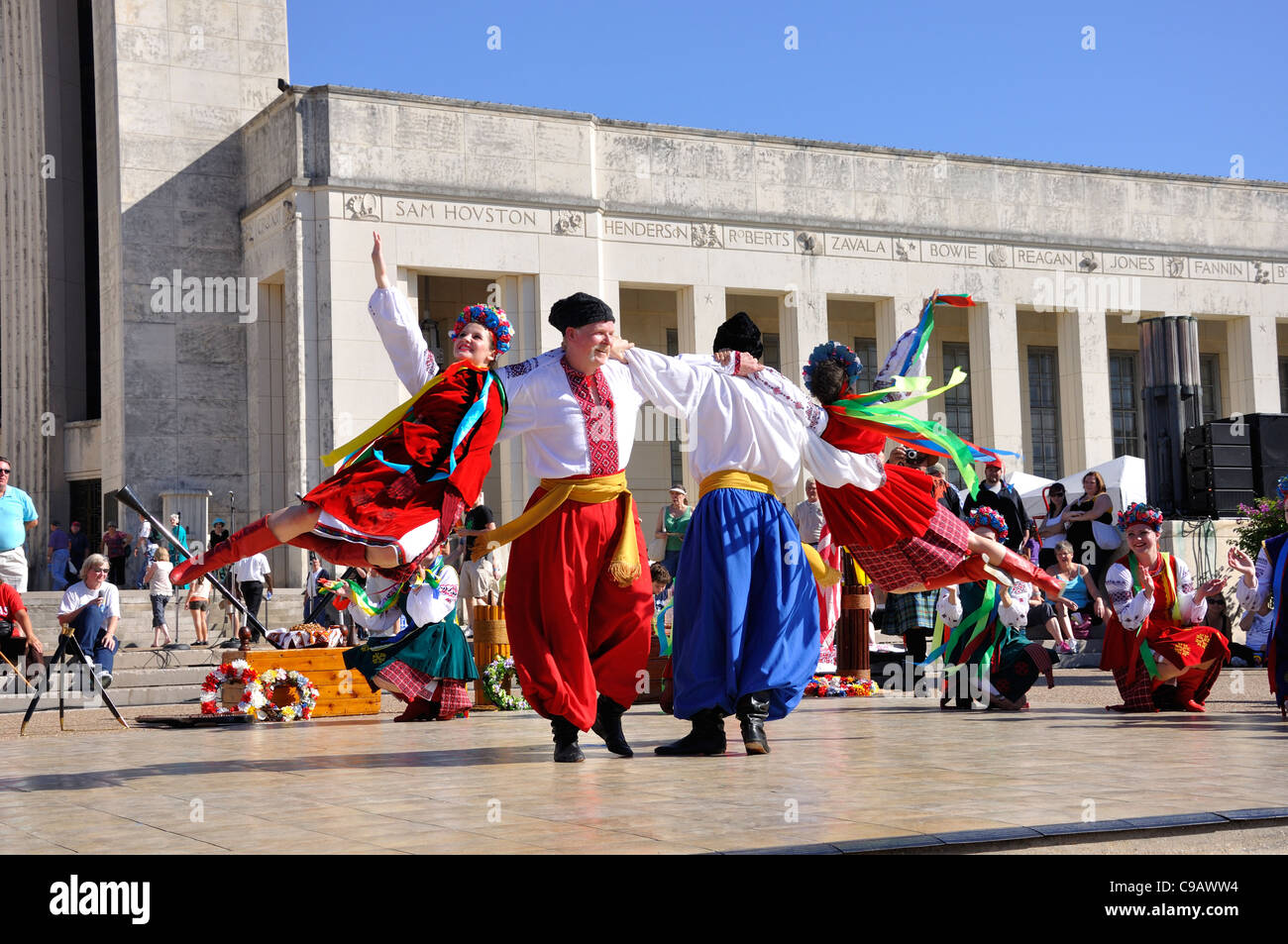Ukrainian folk dancers hi-res stock photography and images - Alamy