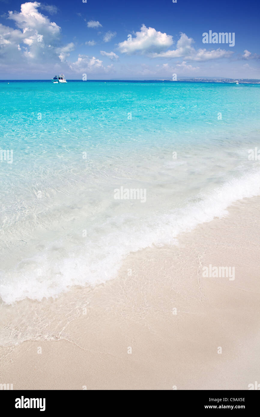 Tropical beach sea waves turquoise hi-res stock photography and images ...