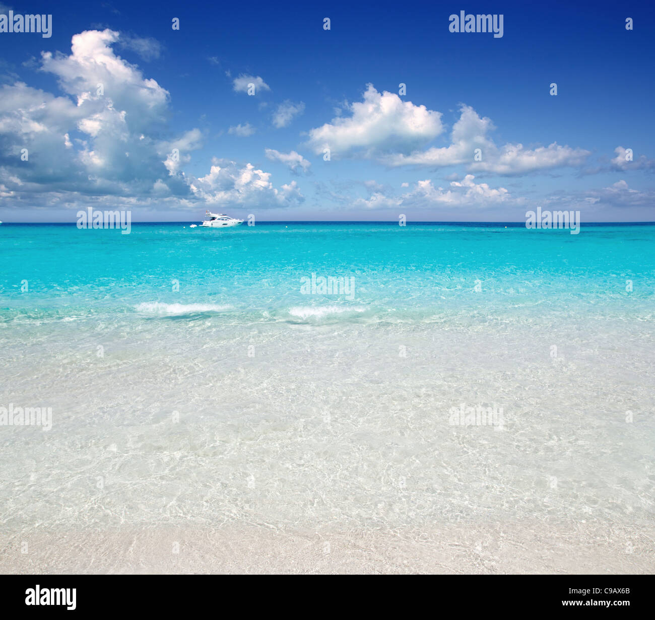 Tropical beach sea waves turquoise hi-res stock photography and images ...