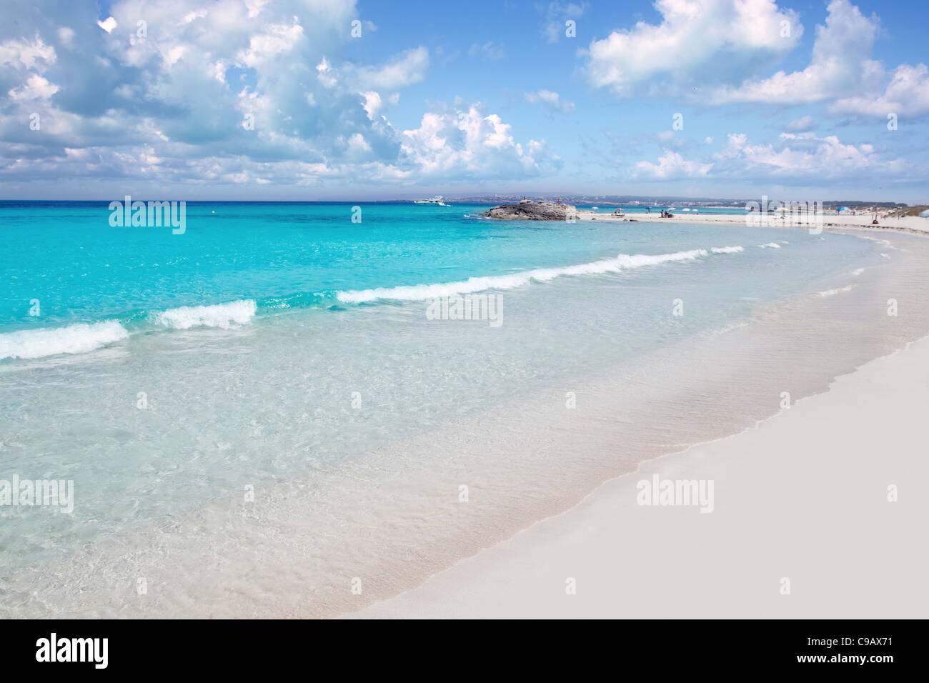 Shallow turquoise blue water tropical hi-res stock photography and ...