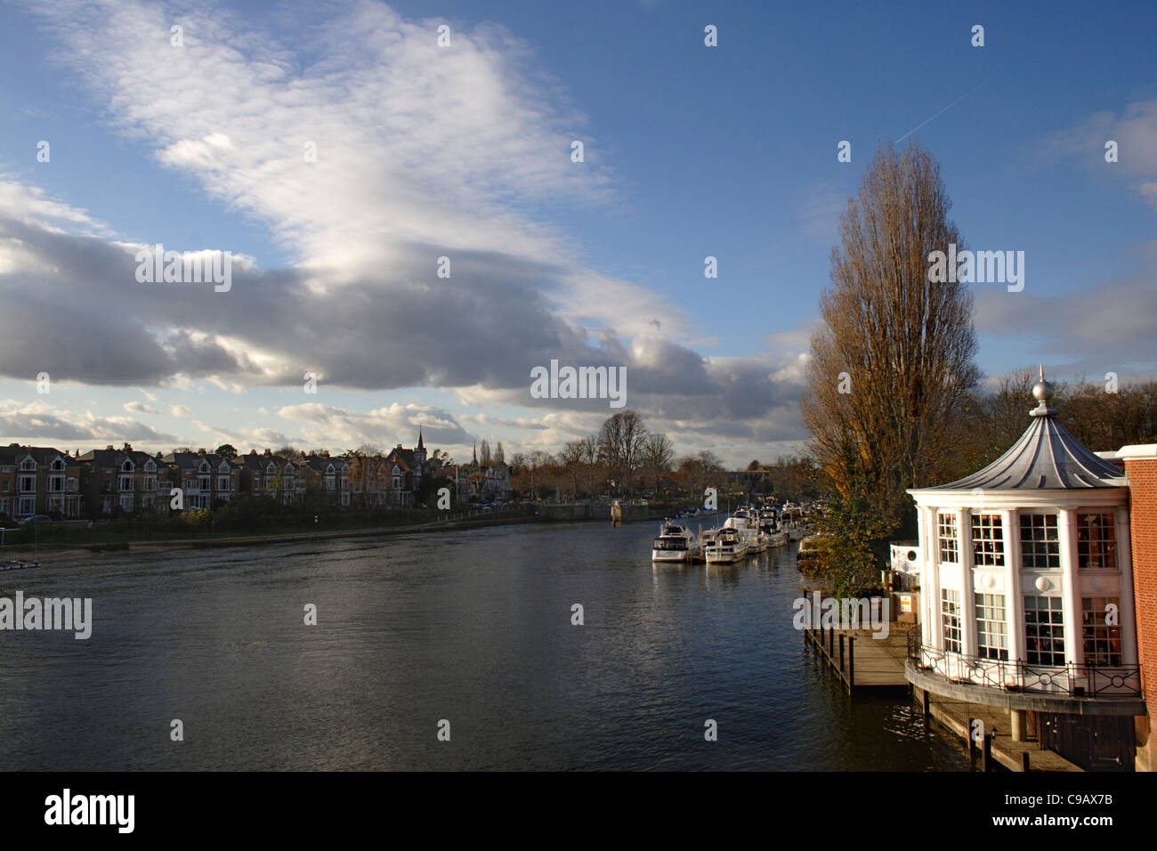 Molesey surrey hi-res stock photography and images - Alamy